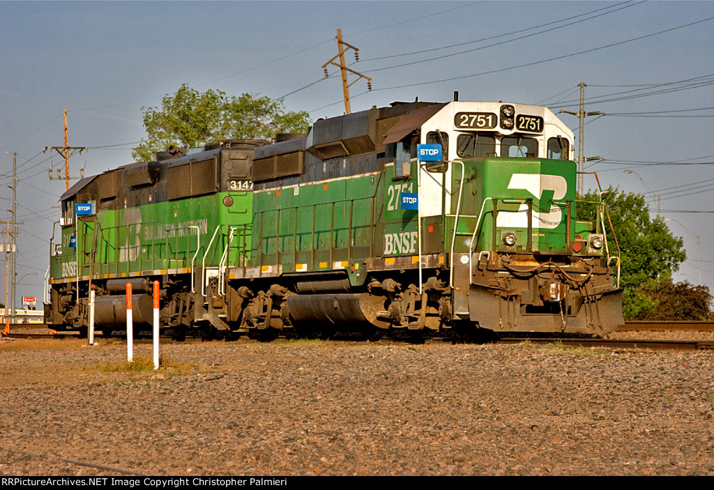 BNSF 2751 and BNSF 3147